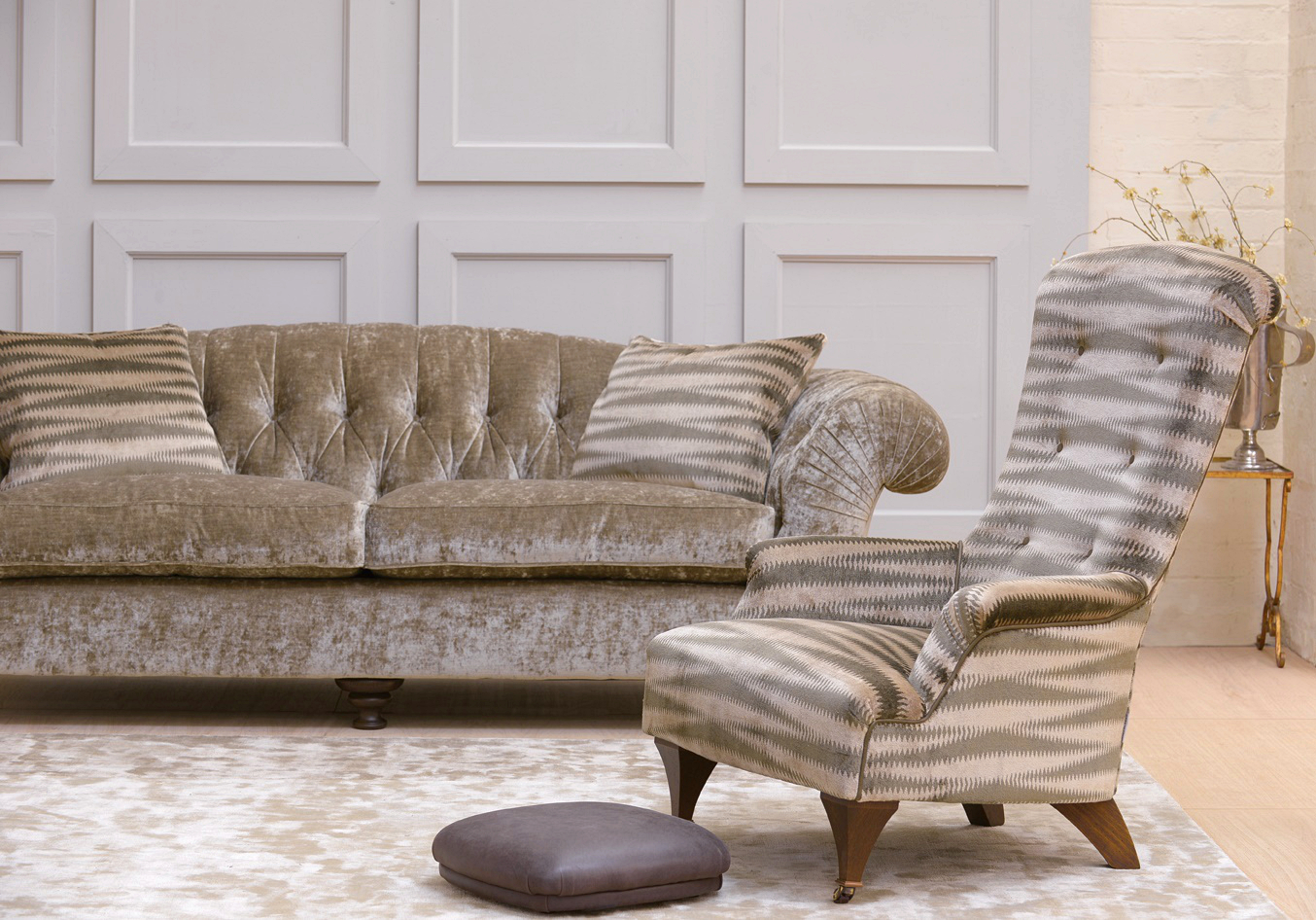 John Sankey Bloomsbury Grand Sofa - Kings